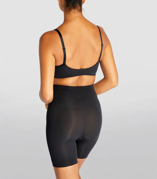 SKIMS Seamless Sculpt Mid-thigh Shorts - Black