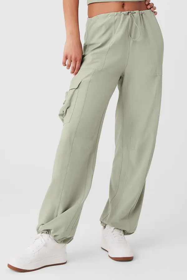 Alo Yoga Megastar Cargo Pants - Limestone | Editorialist