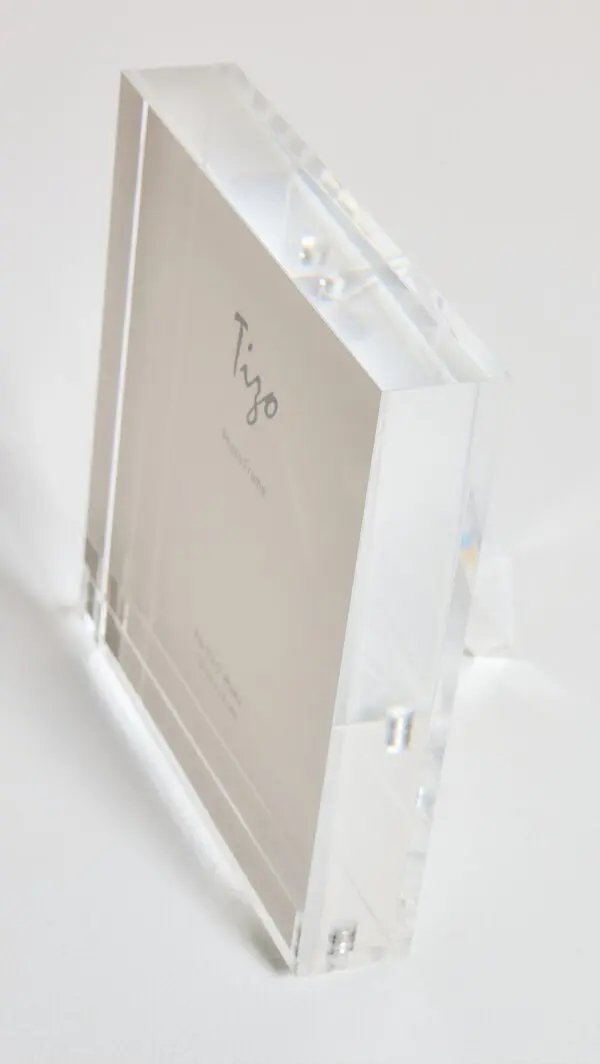 TIZO DESIGN Lucite Frame With Easel Back 5x5