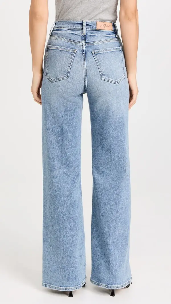 7 For All Mankind Ultra High Rise Wide Leg Jeans - Must