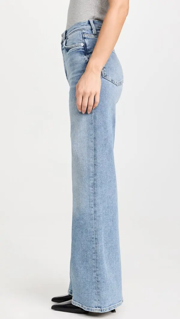 7 For All Mankind Ultra High Rise Wide Leg Jeans - Must