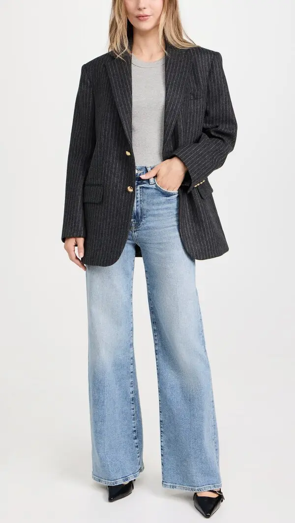 7 For All Mankind Ultra High Rise Wide Leg Jeans - Must