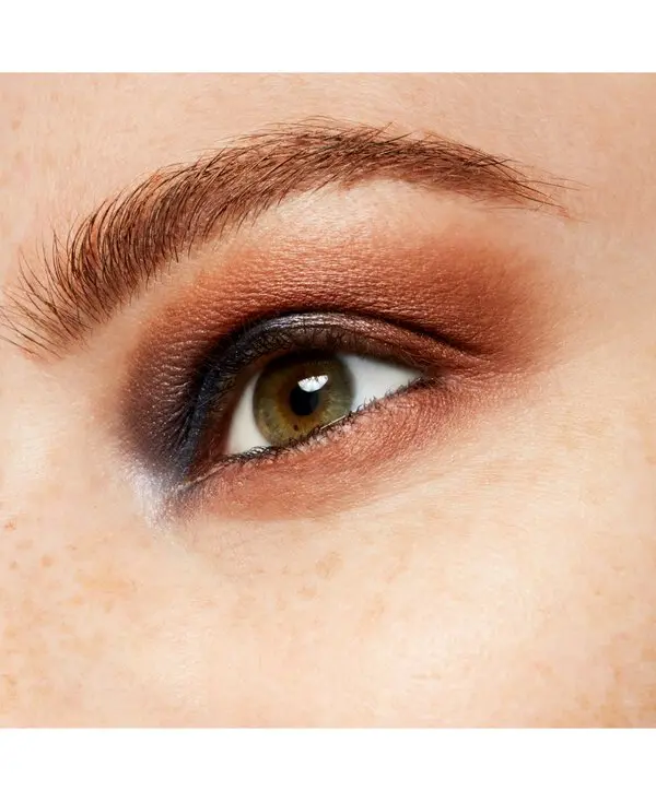 MAC COSMETICS Velvet Eye Shadow - Texture