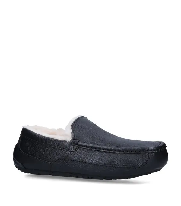 UGG Ascot Slipper - Black