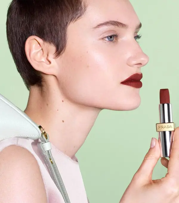 PRADA BEAUTY Prada Monochrome Hyper Matte Lipstick - Red