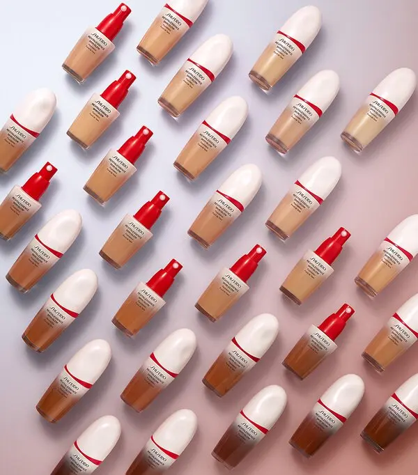 SHISEIDO Revitalessence Skin Glow Foundation Spf 30 - Neutral