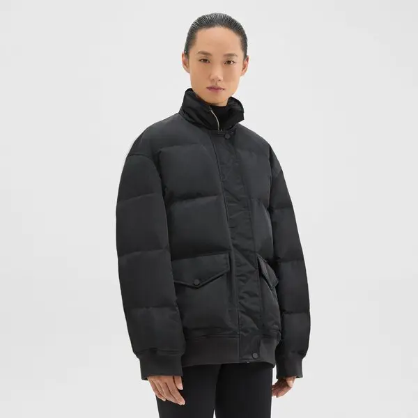 Theory Oversized Puffer Jacket In Recycled Nylon In Black - 40