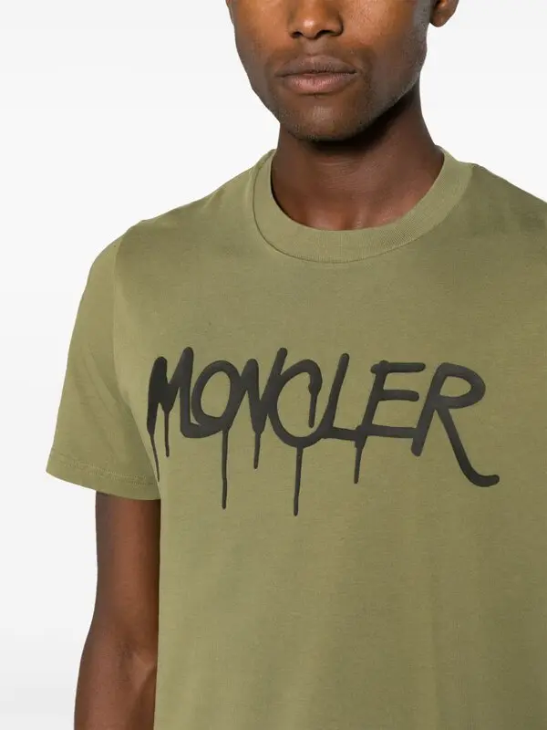 MONCLER 半袖 Tシャツ ロゴ スプラッシュ ペイント ライトグリーン Moncler Spray-Paint Logo-Print Cotton T-Shirt - Green | Editorialist