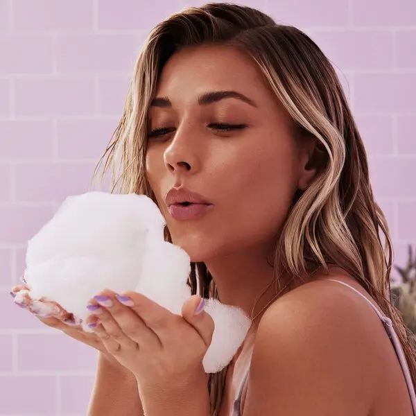 KYLIE COSMETICS Lavender Bubble Bath
