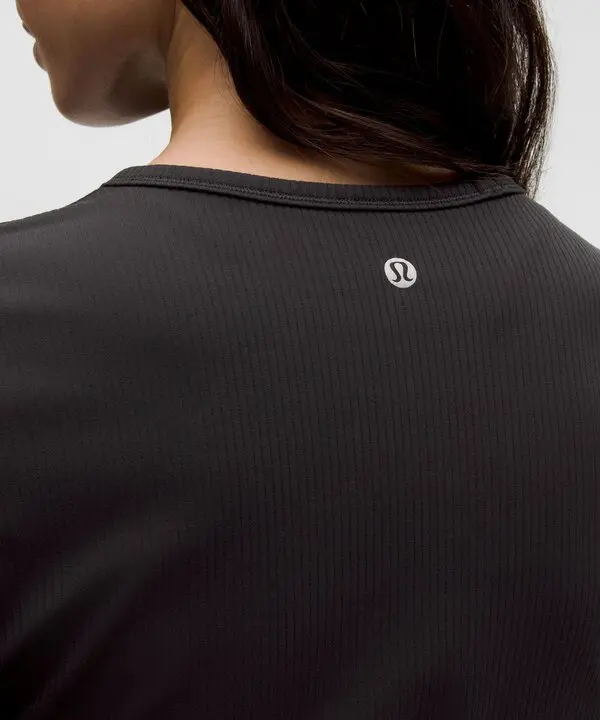 All It Takes リブNulu Tシャツ　サイズ4 黒 All It Takes Ribbed Nulu V-Neck T-Shirt *B–D Cups | Women's Short