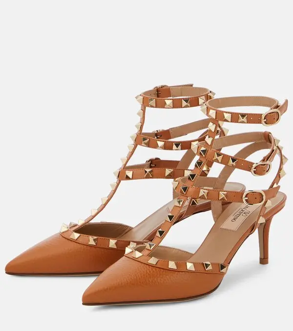 Valentino Garavani Rockstud Leather Pumps - Beige