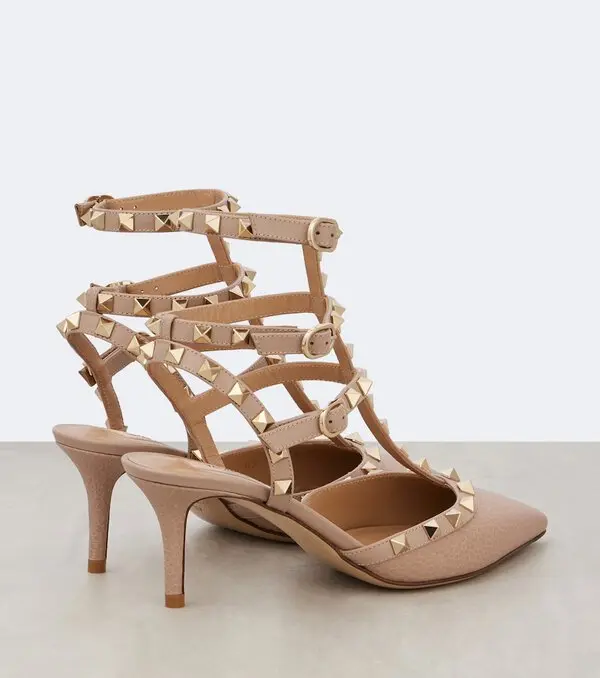 Valentino Garavani Rockstud Leather Pumps - Beige