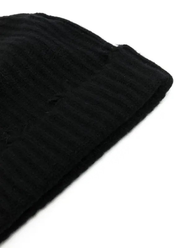 Isabel Benenato Distressed Ribbed-knit Beanie