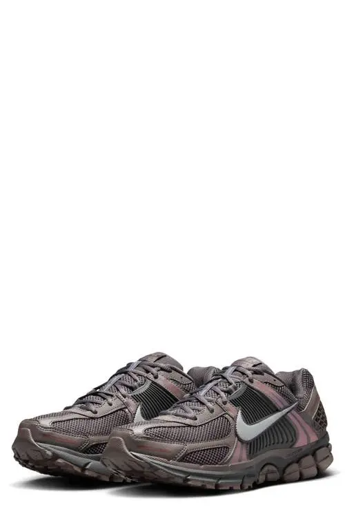 Nike Zoom Vomero Sneakers - Cave Stone/ Metallic Silver