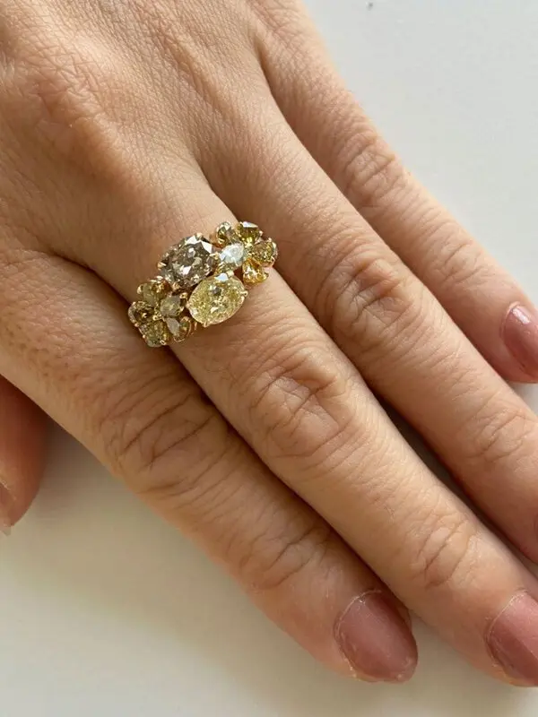 HYT JEWELRY 18kt White And Yellow Diamond Cocktail Ring