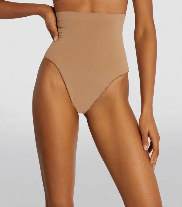SKIMS Seamless Sculpt High-waist Thong - Brown