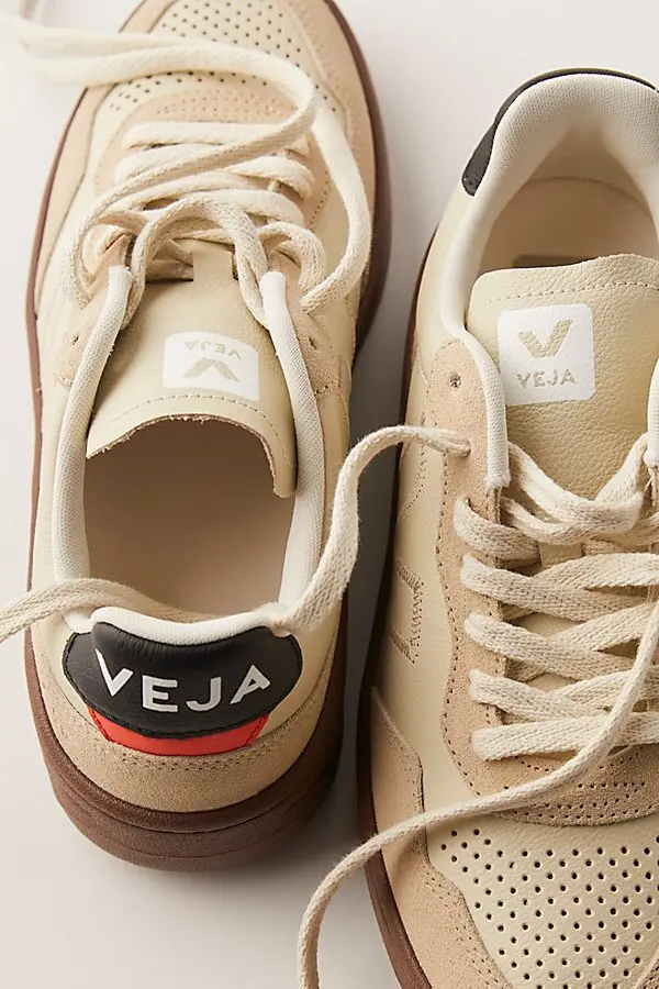VEJA V-90 Sneakers - Pierre Almond Black