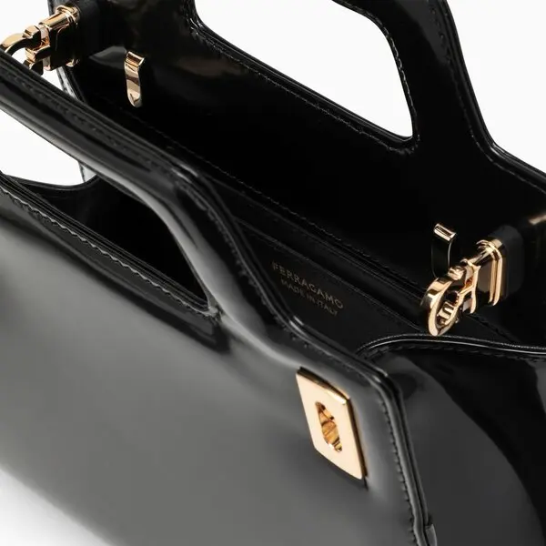 FERRAGAMO Black Leather Wanda Bag