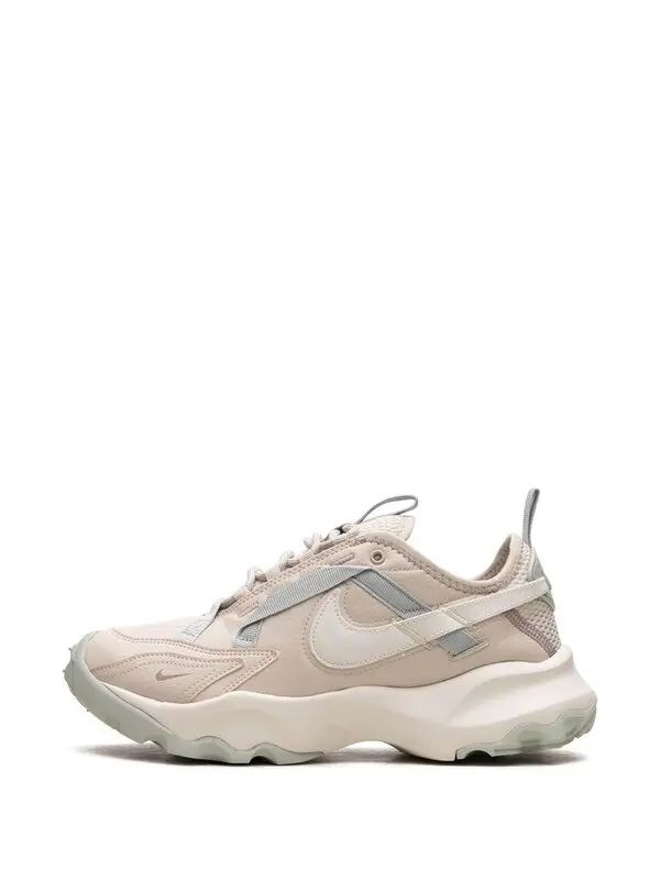 Nike Tc 7900 Sneakers - Neutrals