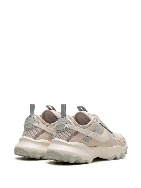 Nike Tc 7900 Sneakers - Neutrals