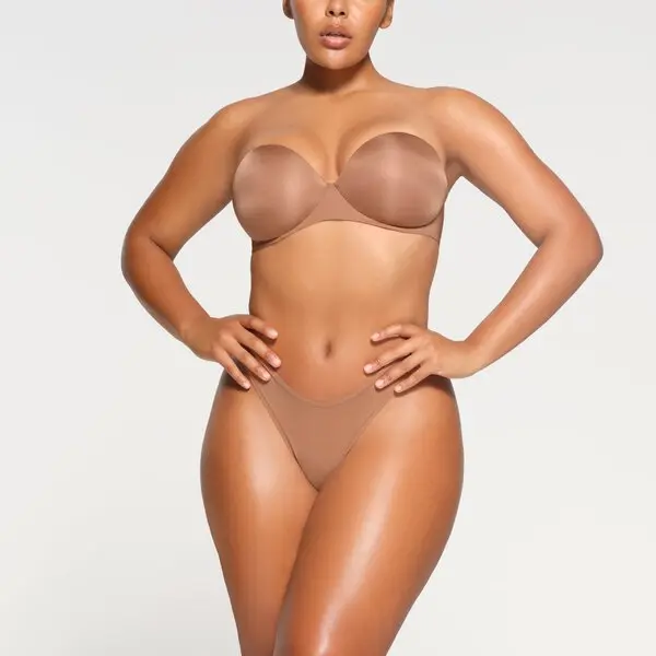 SKIMS Ultimate Bra Strapless Push Up Bra