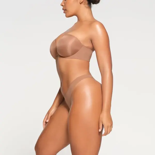 SKIMS Ultimate Bra Strapless Push Up Bra