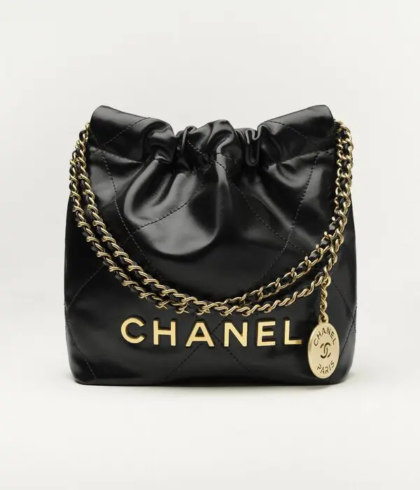 Chanel 22 Mini Handbag - Black