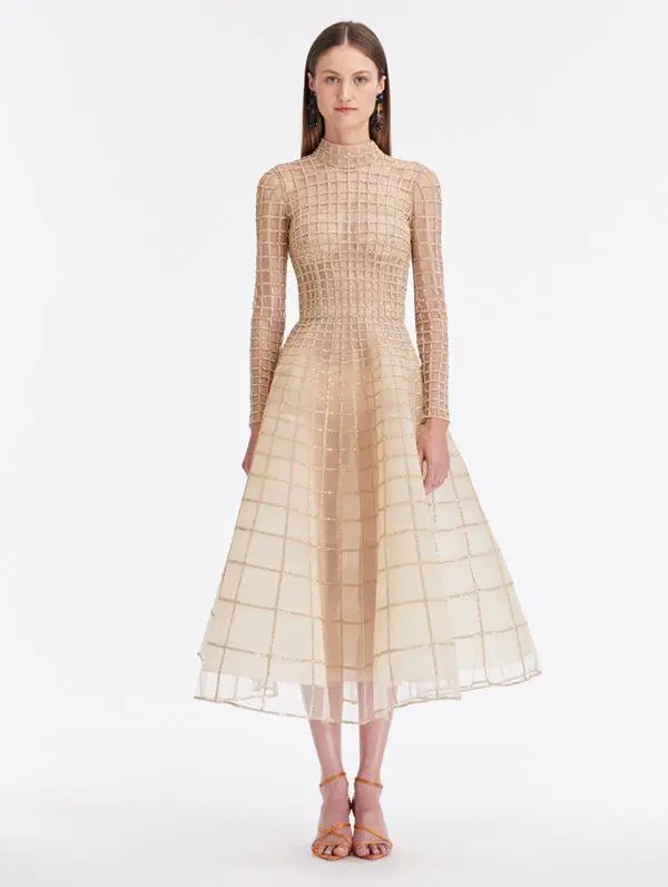 Oscar De La Renta Grid Embroidered Cocktail Dress - Crystal