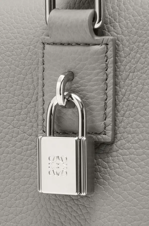 Loewe Amazona 23 Bag In Soft Grained Calfskin