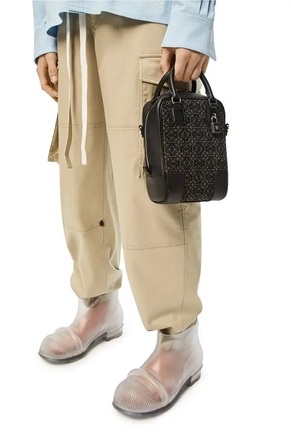 LOEWE バック Small Squeeze bag in mellow nappa lambskin Black - LOEWE USA
