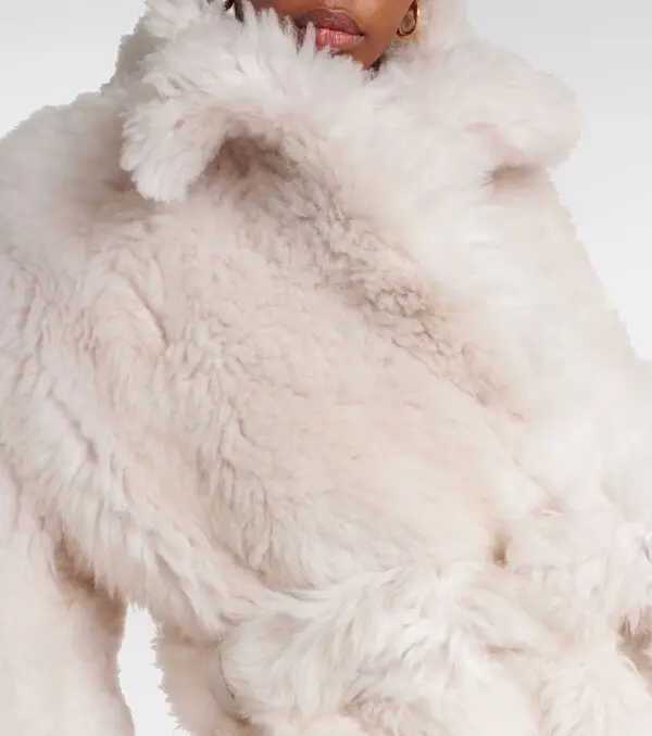 THE MANNEI Rioni Oversized Shearling Jacket
