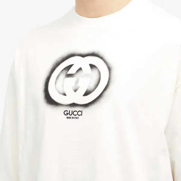 Gucci Interlocking Sprayed Logo T-Shirt In White - 70% Off