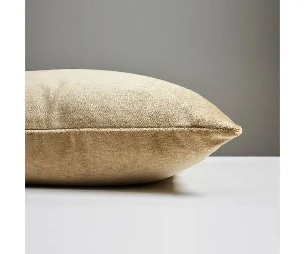 SCALAMANDRE Bay Velvet Outdoor Pillow - Sand