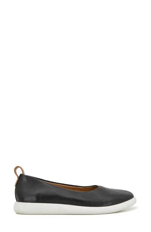 Gentle Souls By Kenneth Cole Bella Flat - Black Leather