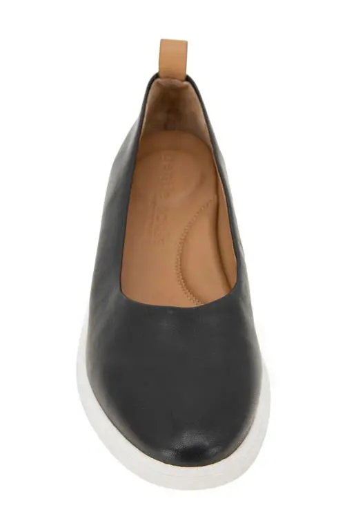 Gentle Souls By Kenneth Cole Bella Flat - Black Leather