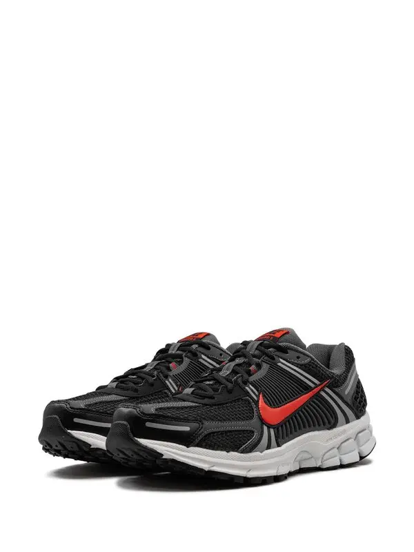 Nike Air Zoom Vomero 5 Sneakers