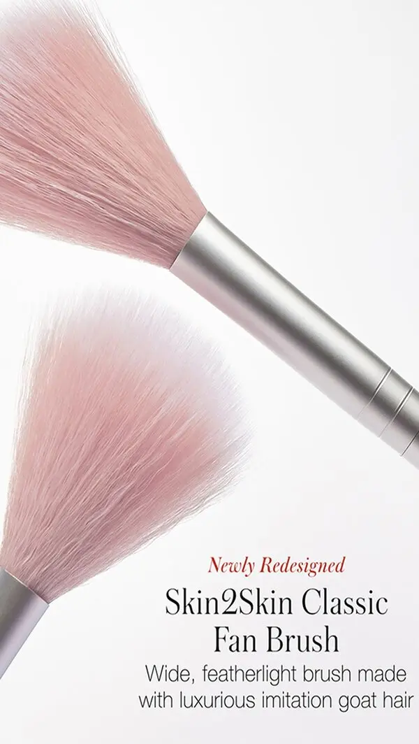 RMS BEAUTY Skin2skin Classic Fan Brush