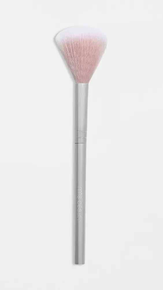 RMS BEAUTY Skin2skin Classic Fan Brush