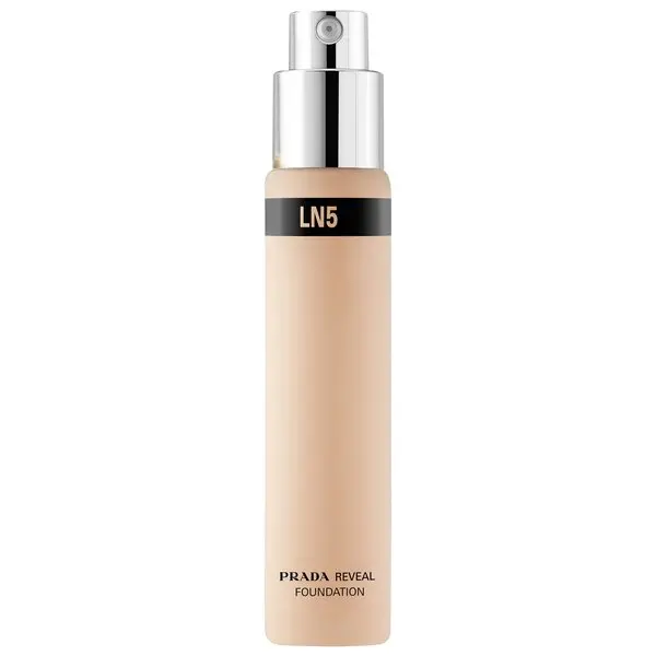Prada Reveal Skin-optimizing Refillable Soft Matte Foundation - Ln5