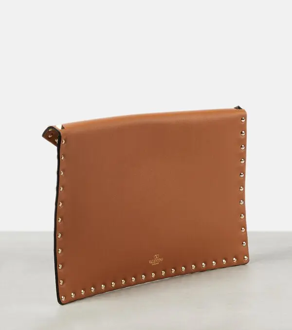 Valentino Garavani Rockstud Large Raffia Clutch