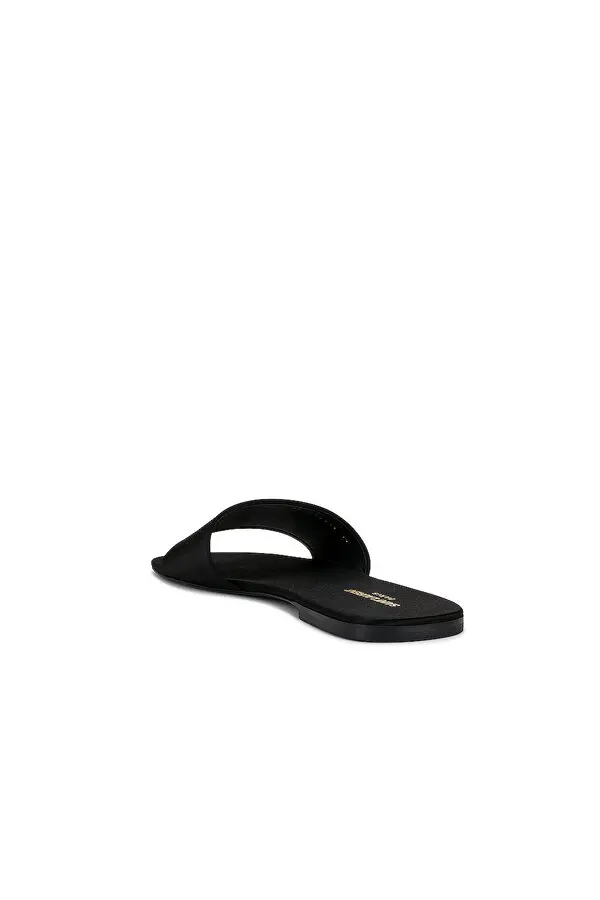 Saint Laurent Tail 05
