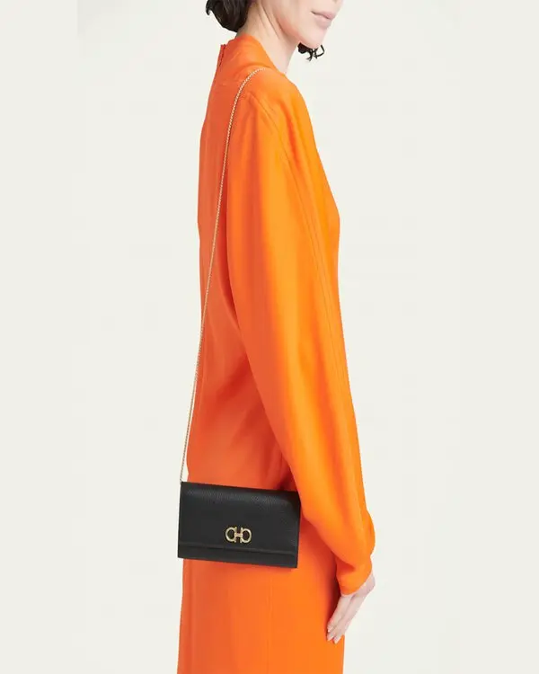 FERRAGAMO Gancino Flap Leather Wallet On Chain - Nero