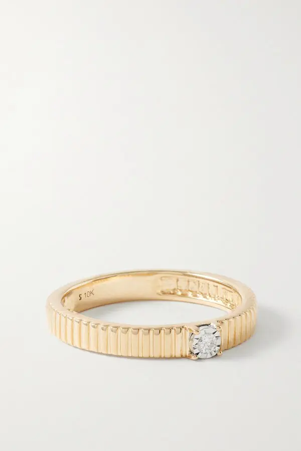 STONE AND STRAND Ribbed Diamond Ring - Gold