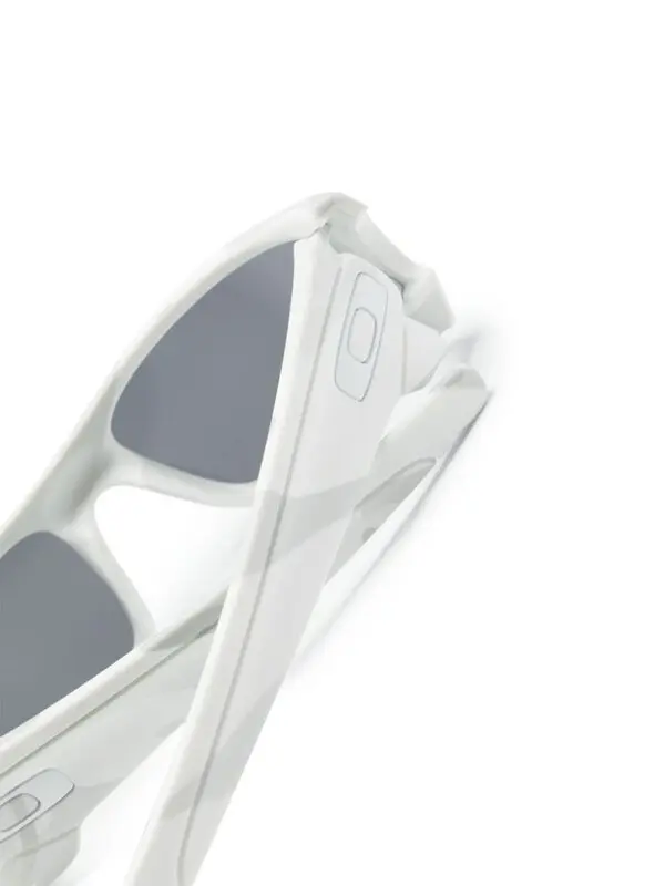 Oakley Rectangle-frame Sunglasses - White