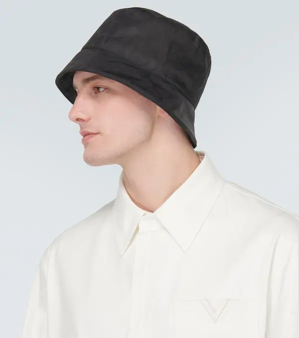 Valentino Garavani Reversible Bucket Hat - Black