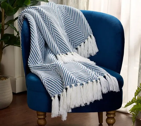 HOME REFLECTIONS 60' X 70' Chevron Throw With Fringe - One-color