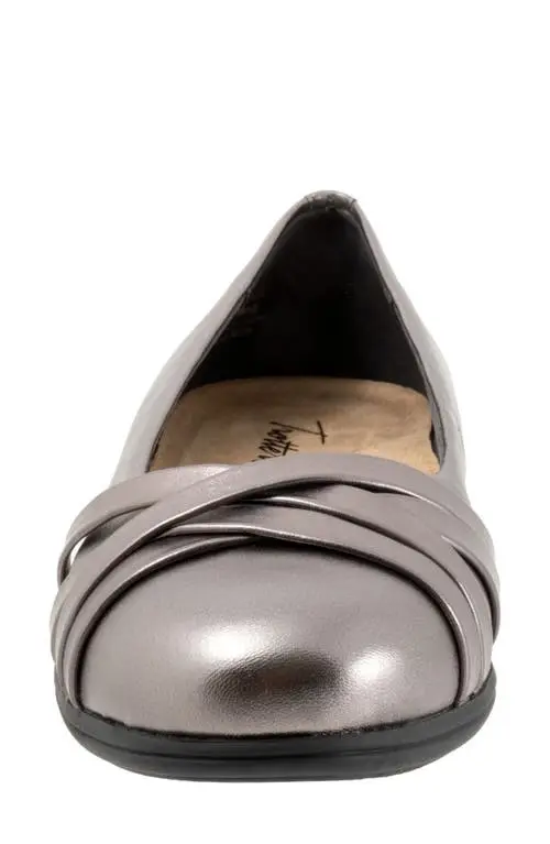 Trotters Daphne Leather Flats - Pewter