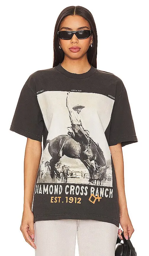 DIAMOND CROSS RANCH Saddle Tee - Black