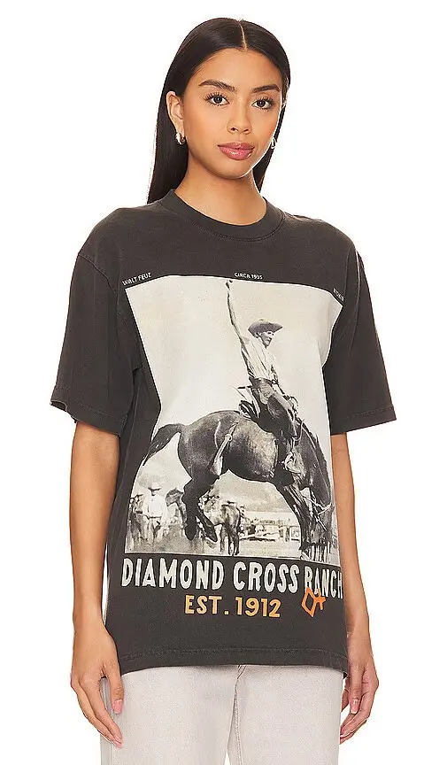 DIAMOND CROSS RANCH Saddle Tee - Black