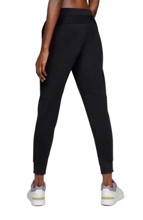 On Relaxed-fit Joggers